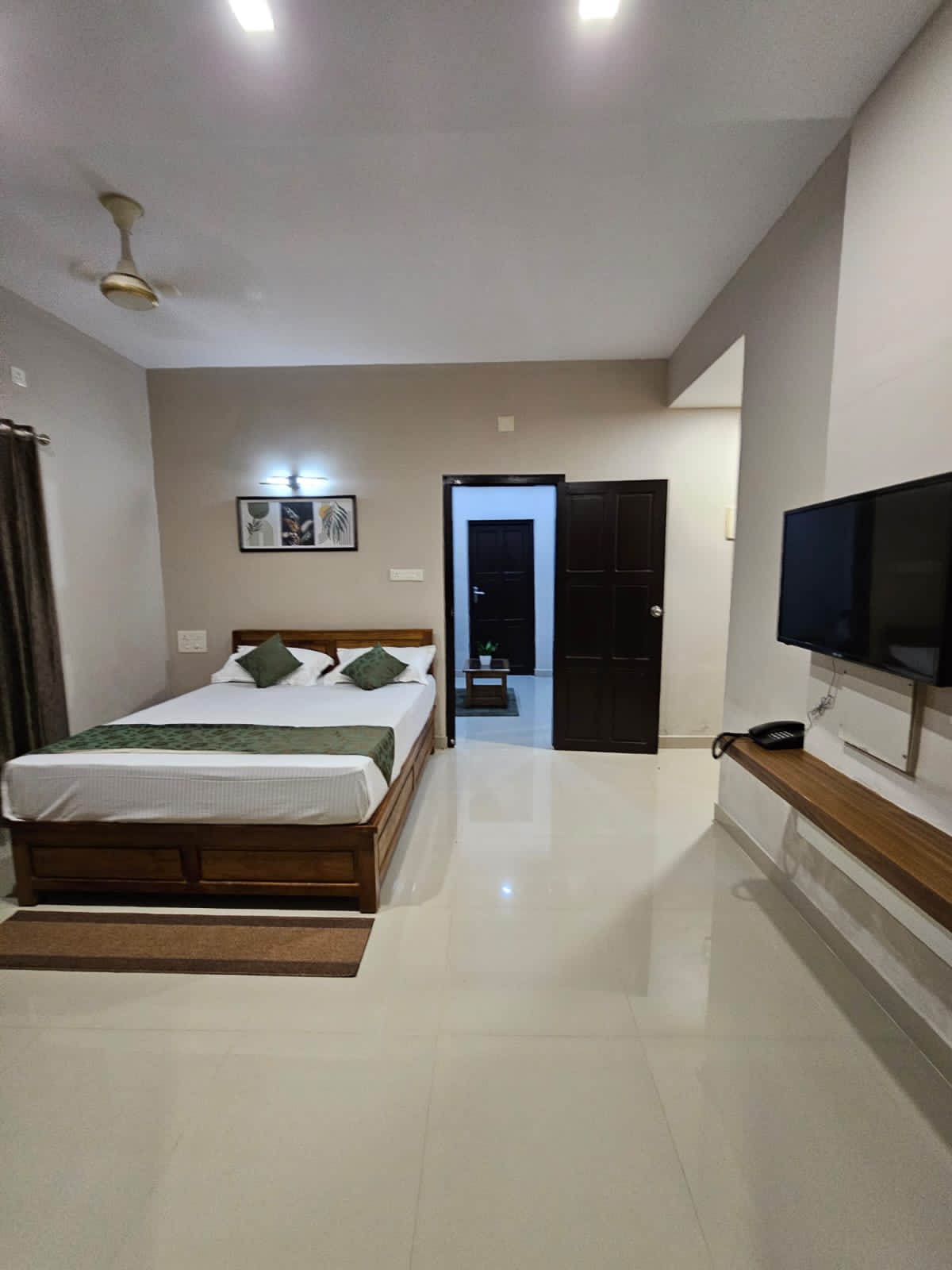 Deluxe Room – Lilac Hills